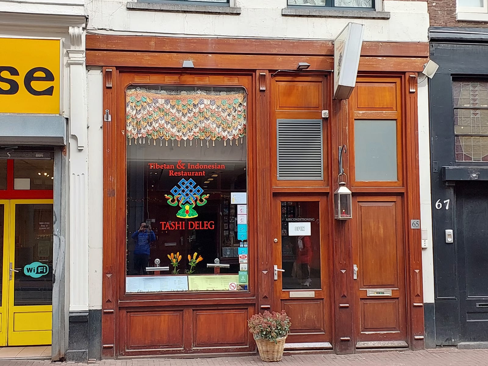 25 Best Vegetarian & Vegan in Amsterdam (2026) | DineGuides