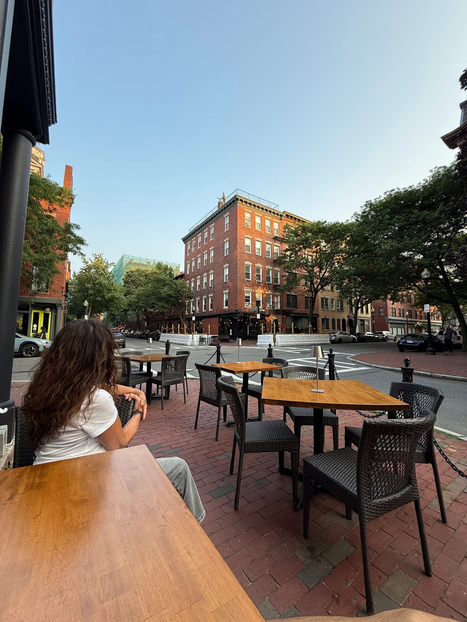 75 Best Happy Hour Spots in Boston (2026) | DineGuides