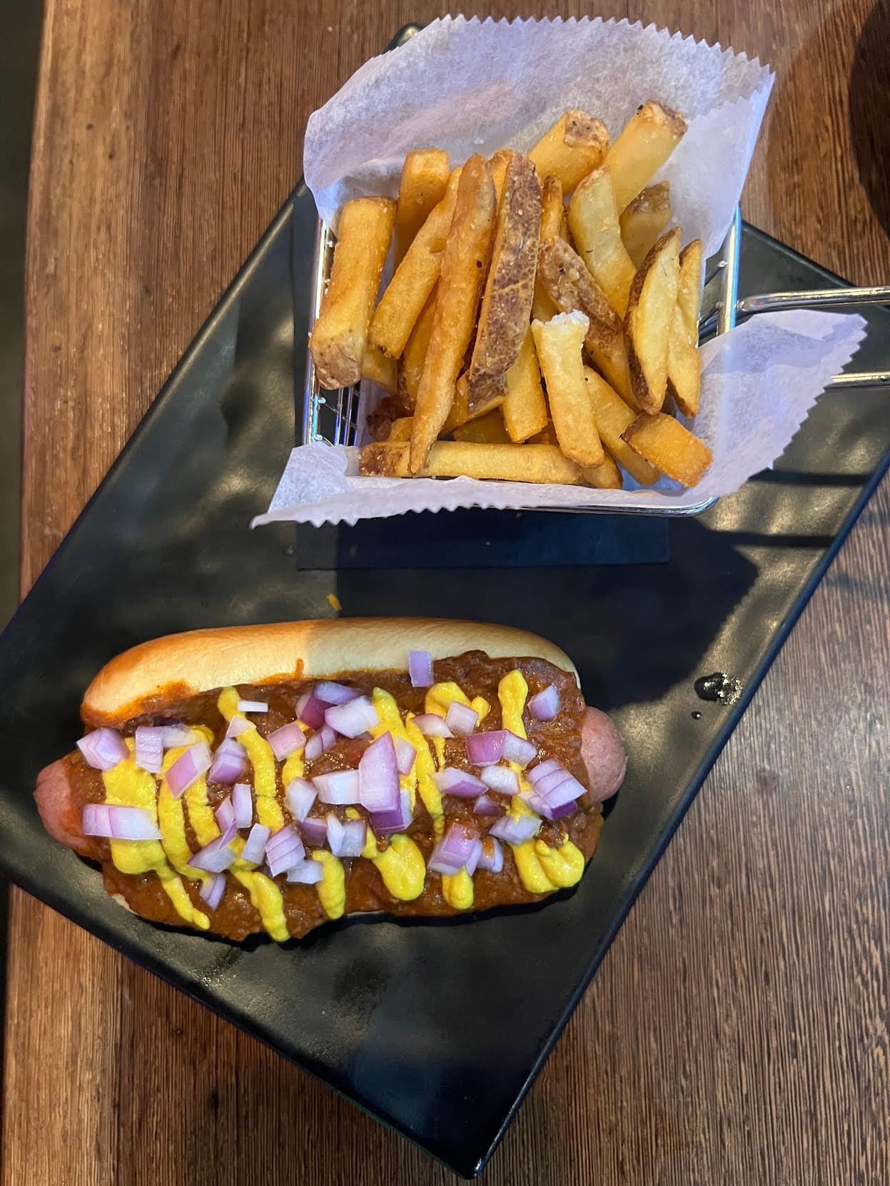 12 Best Sports Bars in Chicago (2026) | DineGuides