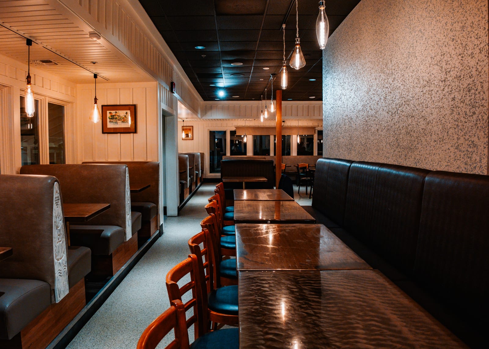 123 Best Happy Hour Spots in Portland (2026) | DineGuides