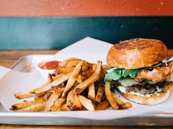 150 Best Happy Hour Spots in Seattle (2026) | DineGuides